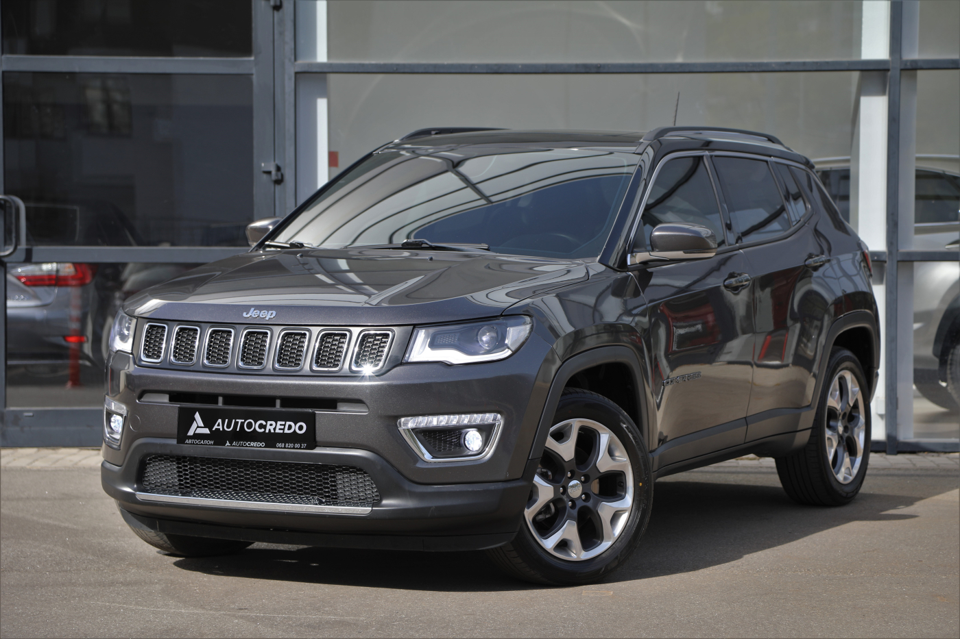Buy a car Jeep Compass 2017 year - AutoCredo