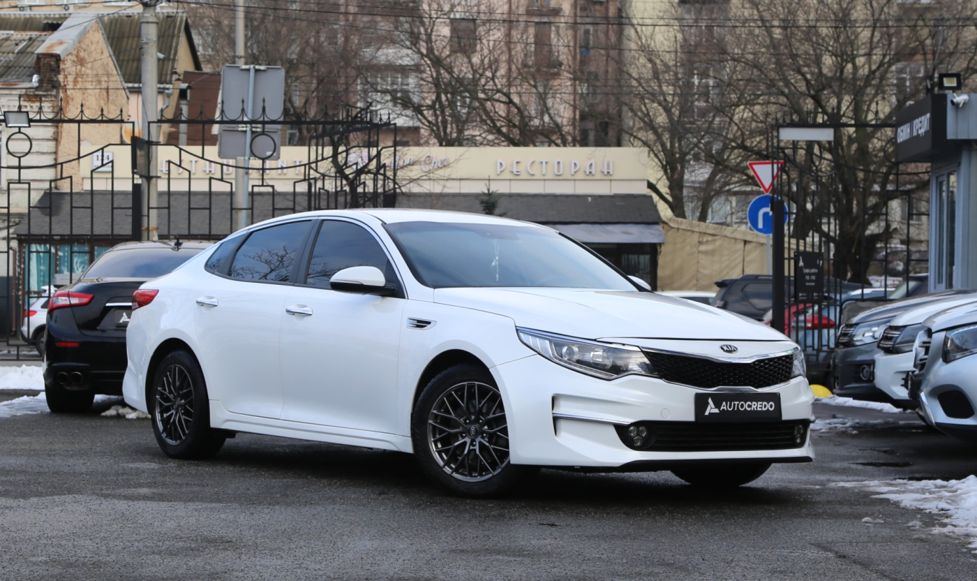 Buy a car Kia Optima 2017 year - AutoCredo