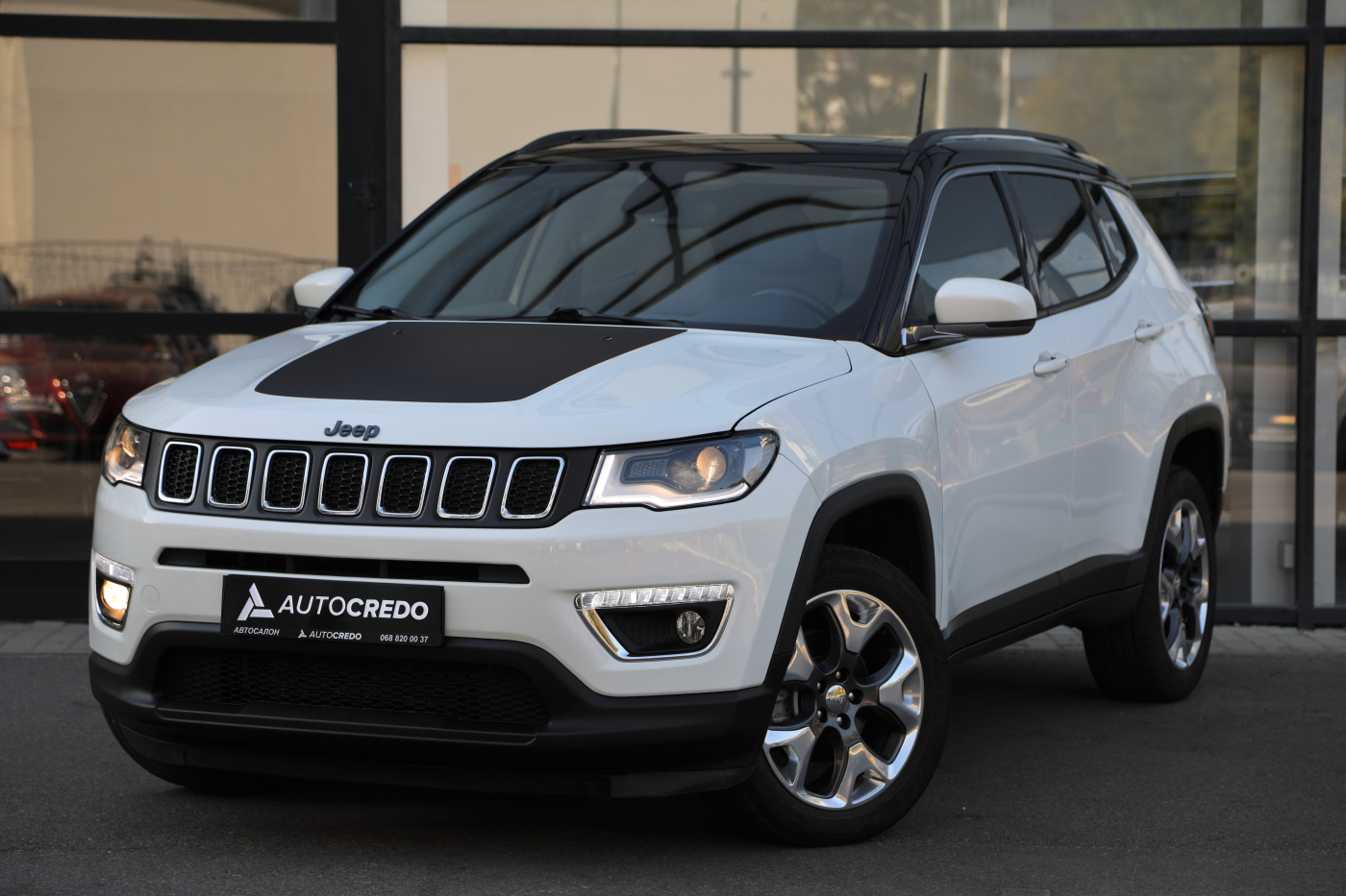 Buy a car Jeep Compass 2018 year - AutoCredo