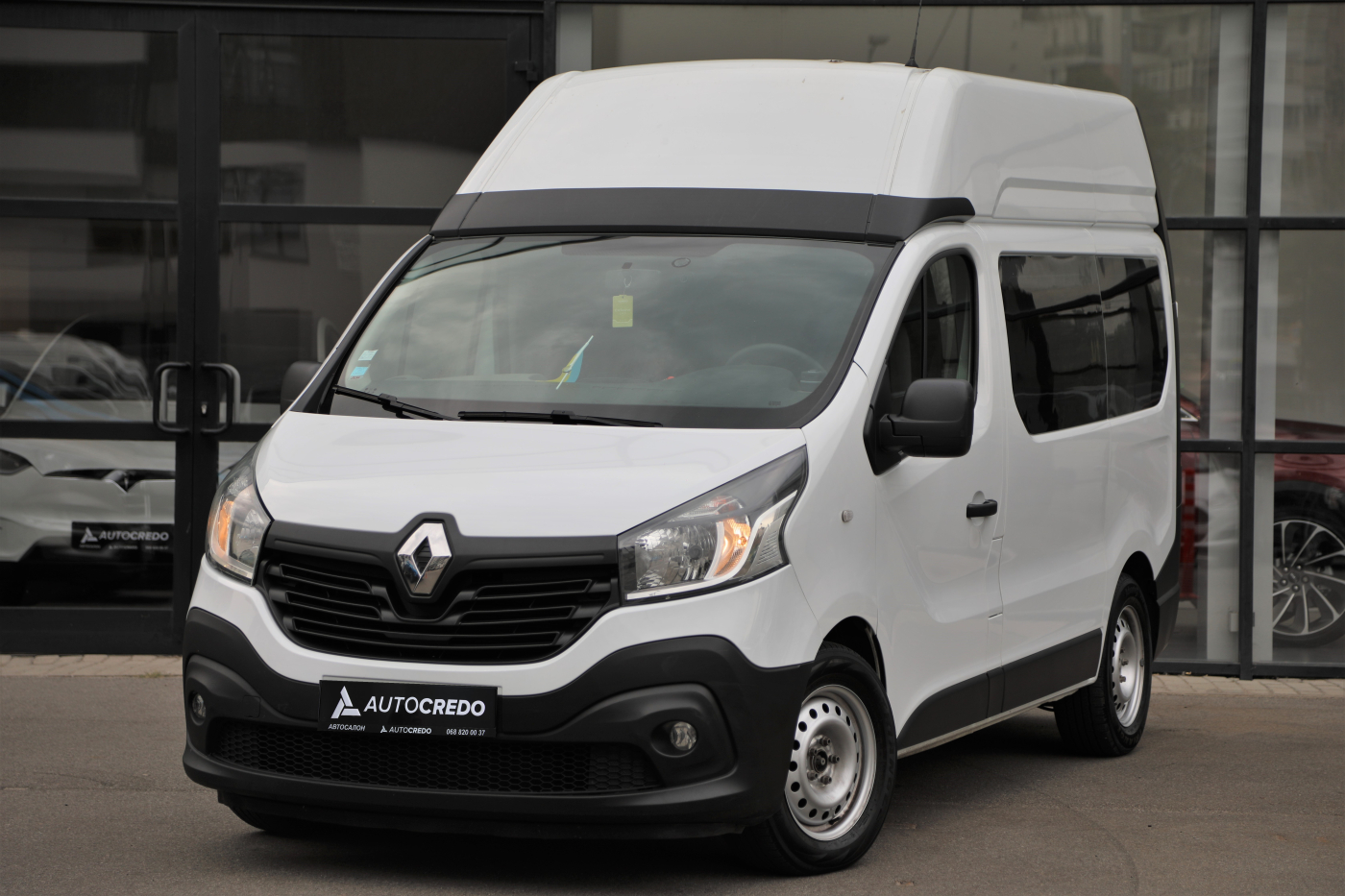 Buy a car Renault Trafic 2016 year - AutoCredo