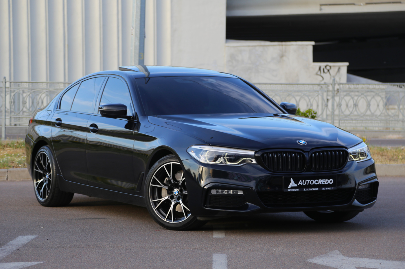 Buy a car BMW 5 Series 2017 year - AutoCredo