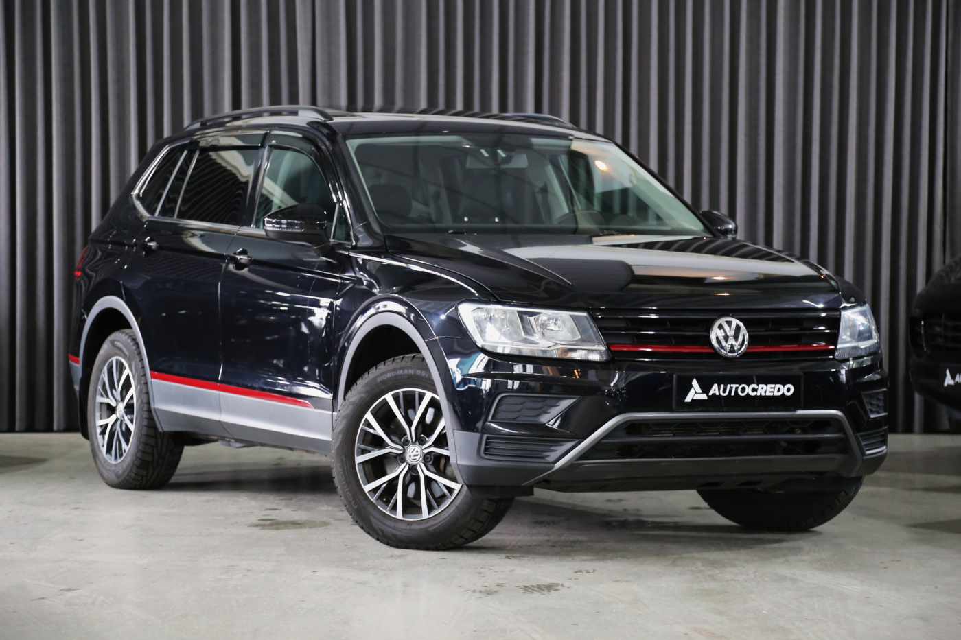 Buy a car Volkswagen Tiguan 2019 year - AutoCredo