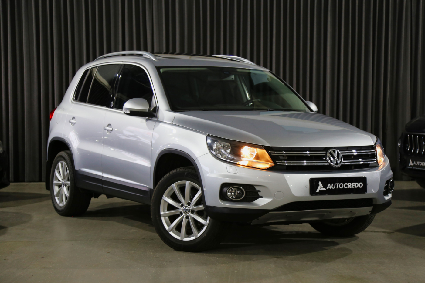 Buy a car Volkswagen Tiguan 2016 year - AutoCredo