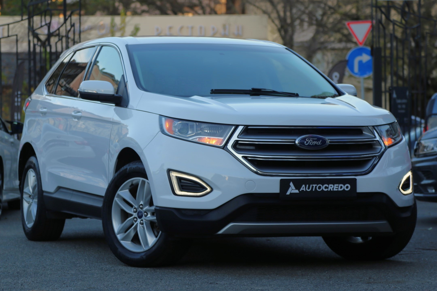Buy a car Ford Edge 2016 year - AutoCredo