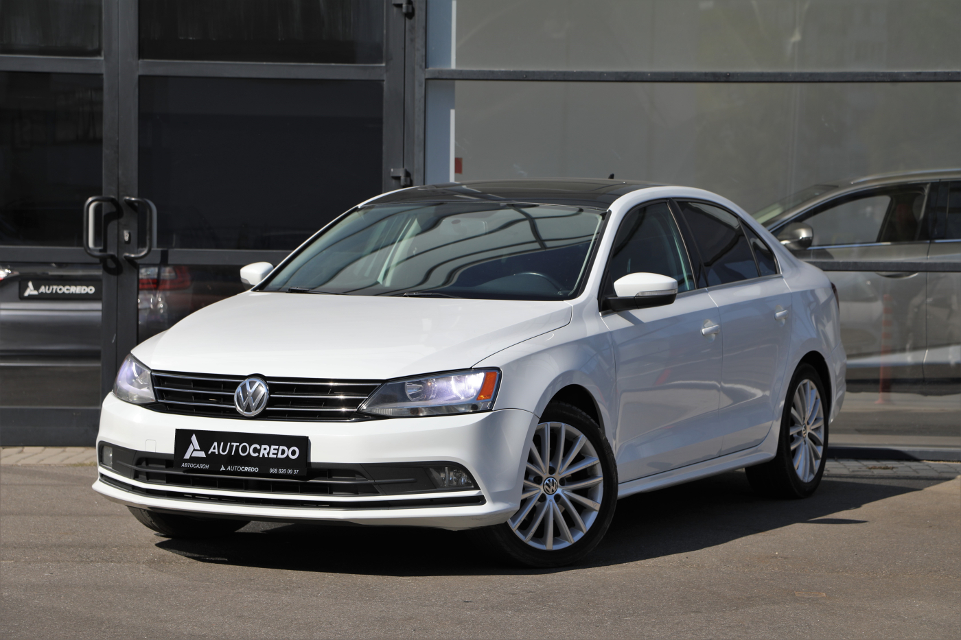 Buy a car Volkswagen Jetta 2014 year - AutoCredo
